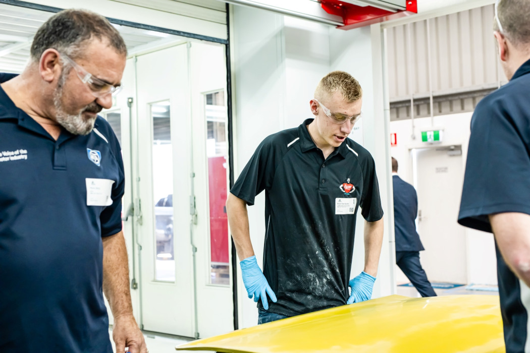 How to Work Well in a Team - Ultimate Guide | Motor Traders ...